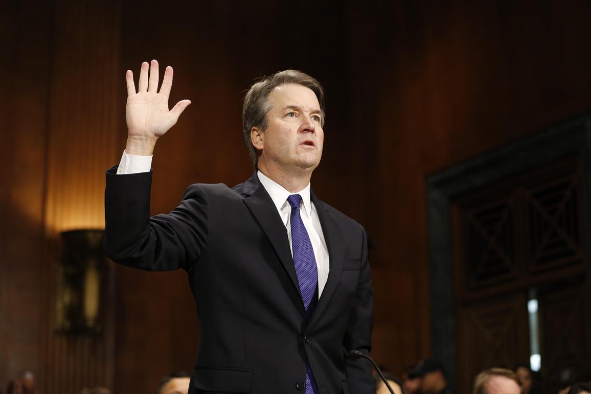 Kavanaugh prestó juramento como miembro de la Corte Suprema de EEUU