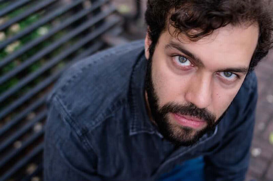 Autores venezolanos leen en Bogotá "Las líneas de su mano"