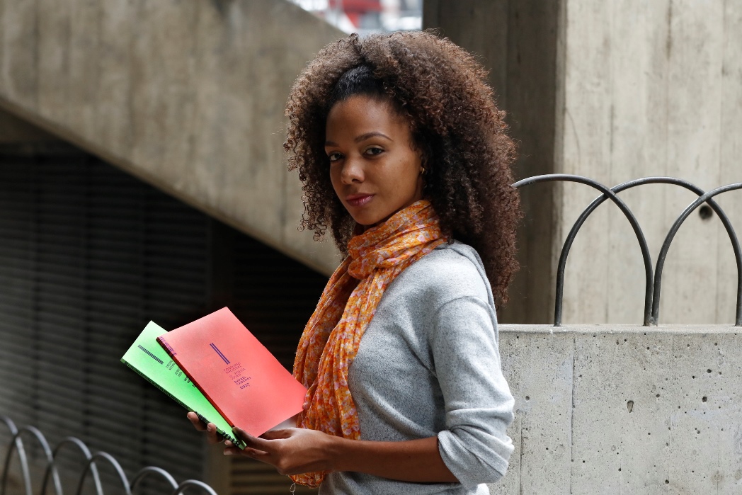 Los versos de Lenny Pinto fluyen como sus emociones