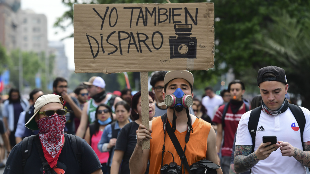 Jóvenes chilenos protagonistas de las protestas pero lejos de las urnas