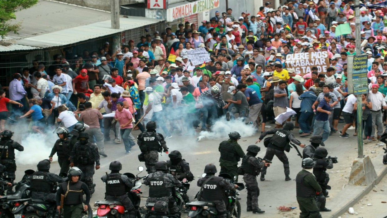 Escalan protestas en Bolivia por cuestionado triunfo electoral de Morales