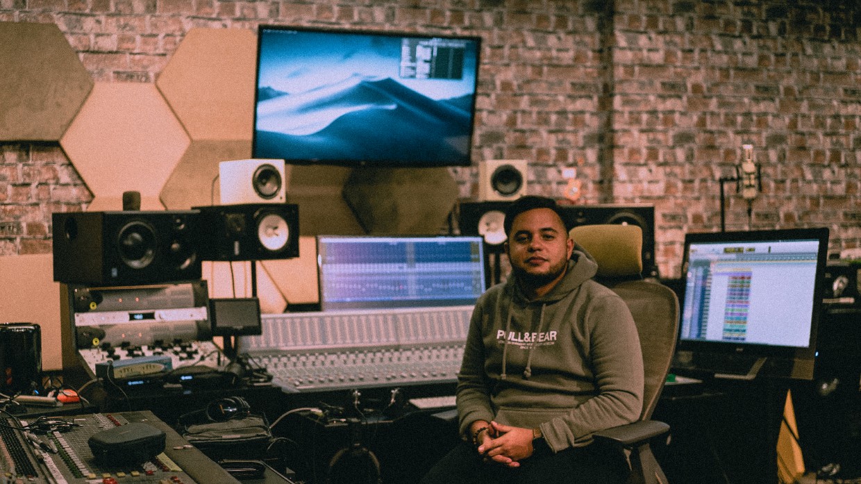 El productor musical Douglas D' Lima destaca en el exterior