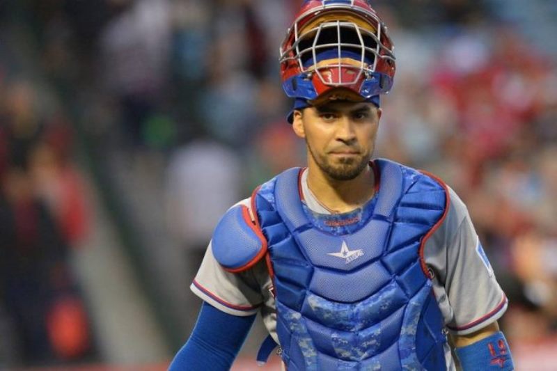 Robinson Chirinos regresa a los Rangers de Texas