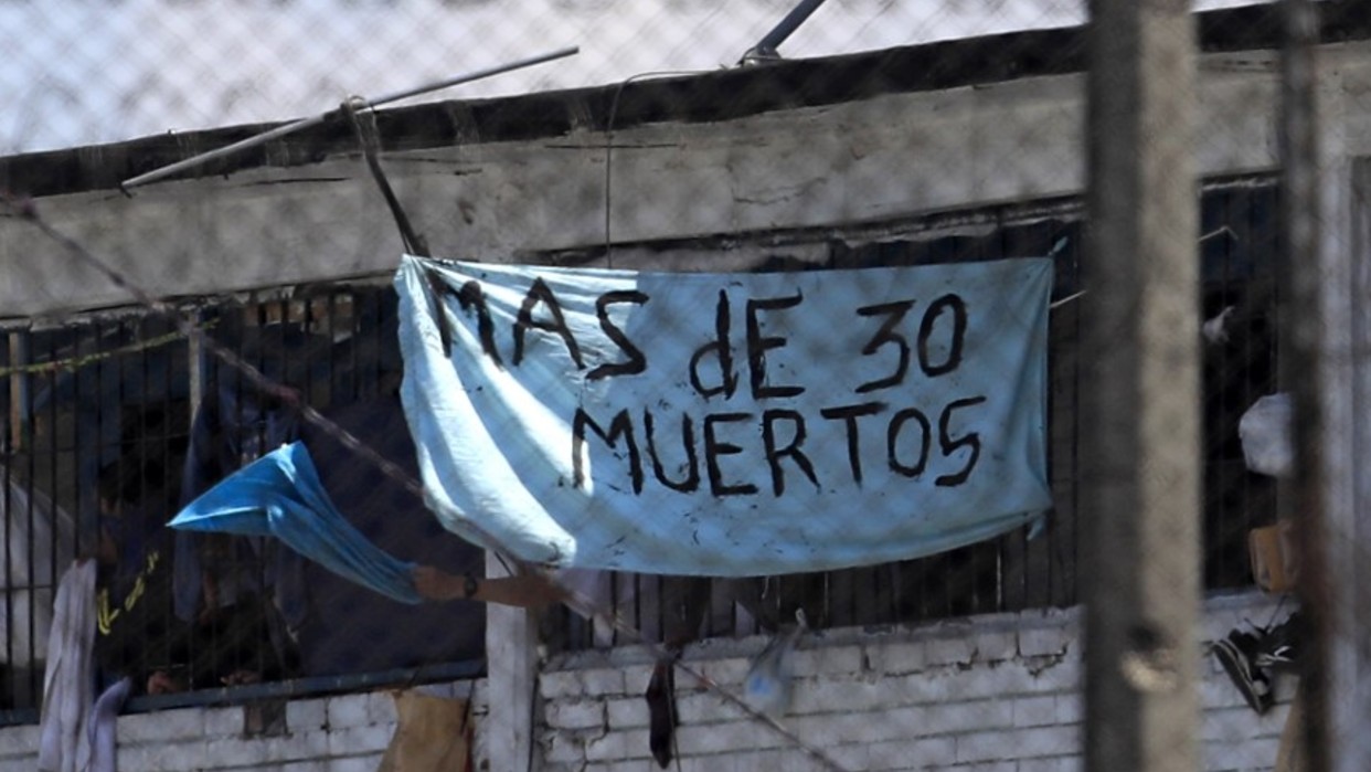 Motín carcelario en Bogotá deja 23 muertos y 90 heridos en medio de ...