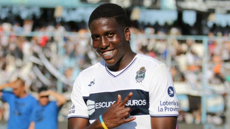 Se amplían opciones de Jan Hurtado en Italia al reabrirse la Serie A