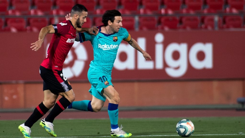 El Barcelona golea 4-0 al Mallorca en su regreso a la competición