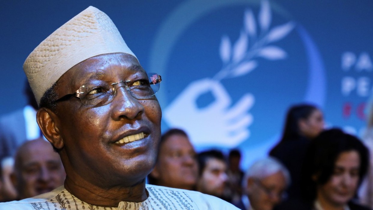 Presidente de Chad investido para ser candidato a un sexto mandato