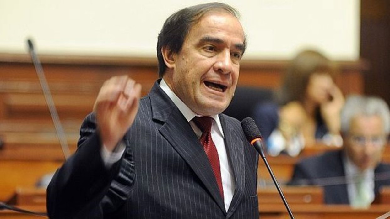 Centroderechista Lescano sube y lidera preferencias para presidenciales ...