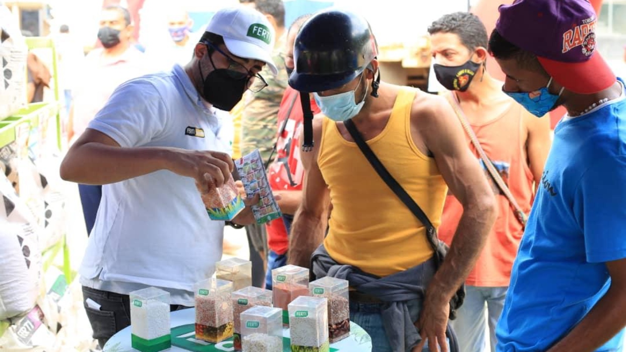 Atendidos más de 300 productores en segunda Expo Venta de Fertilizantes ...
