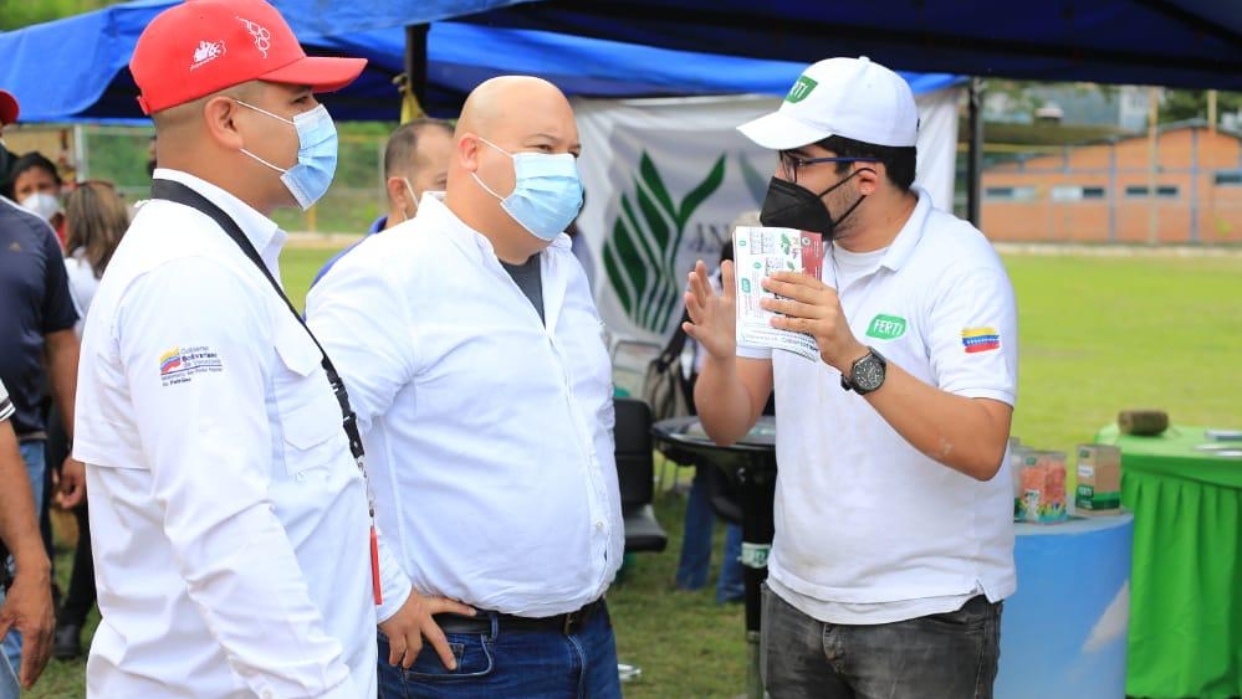 Atendidos más de 300 productores en segunda Expo Venta de Fertilizantes ...