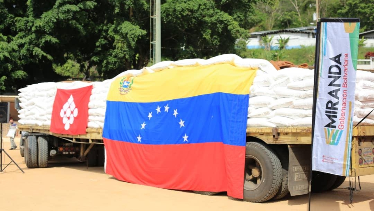 Atendidos más de 300 productores en segunda Expo Venta de Fertilizantes ...