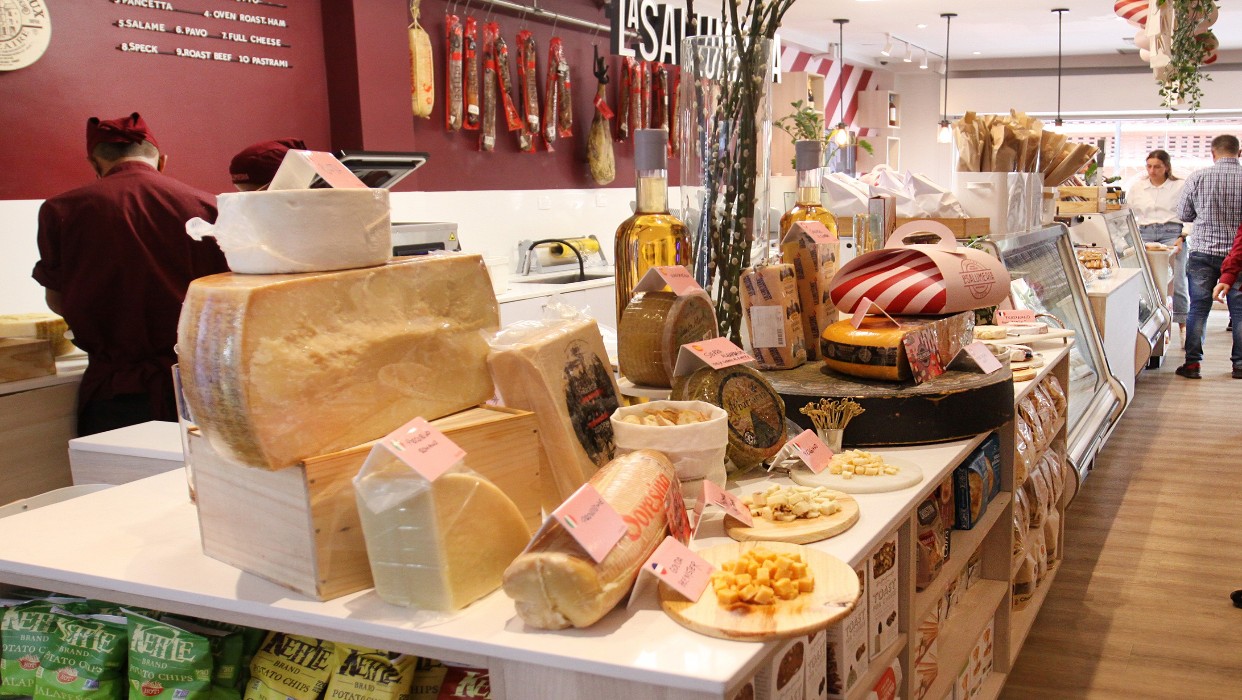 Delicateses europeas a la mesa