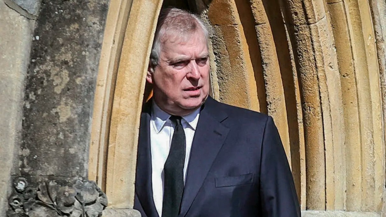 Instan al príncipe Andrés a declarar bajo juramento sobre su papel en ...