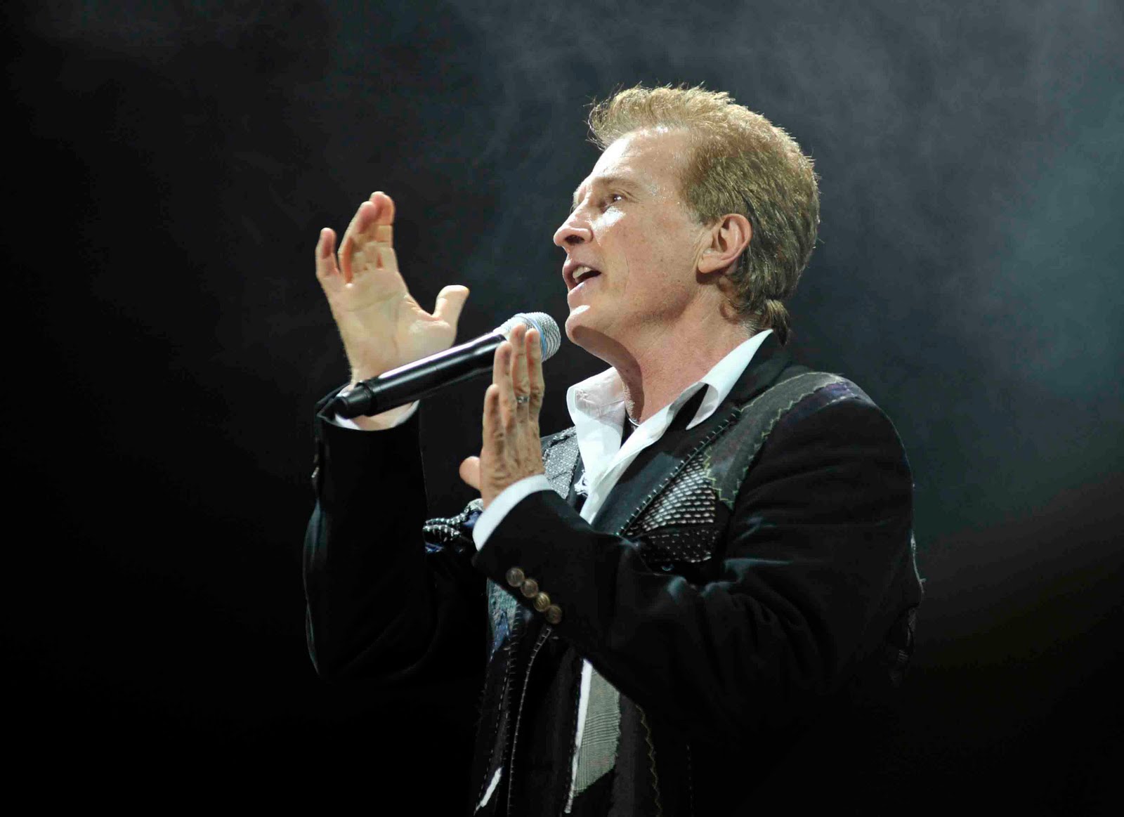 Emmanuel presentará en Caracas el Tour "Toda la vida"
