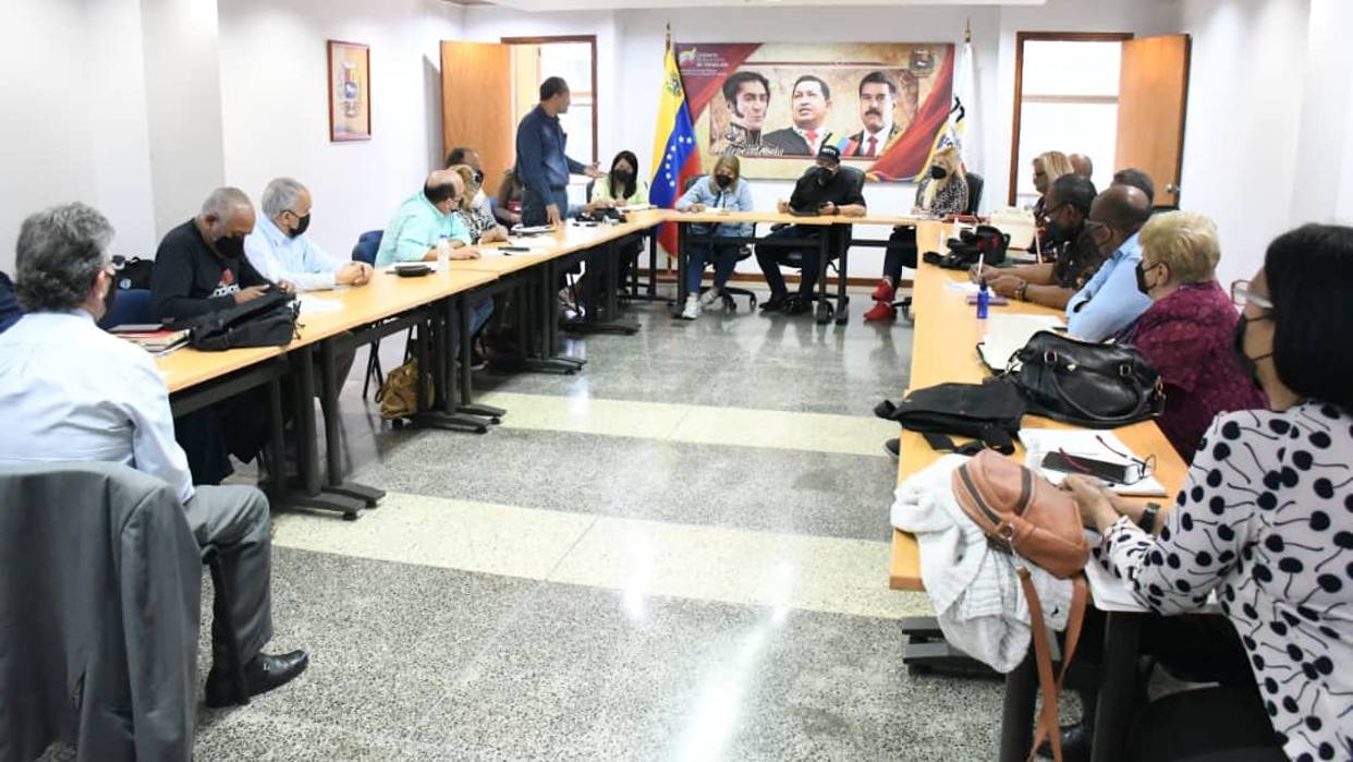 Autoridades gestionan acciones en beneficio del sector educativo
