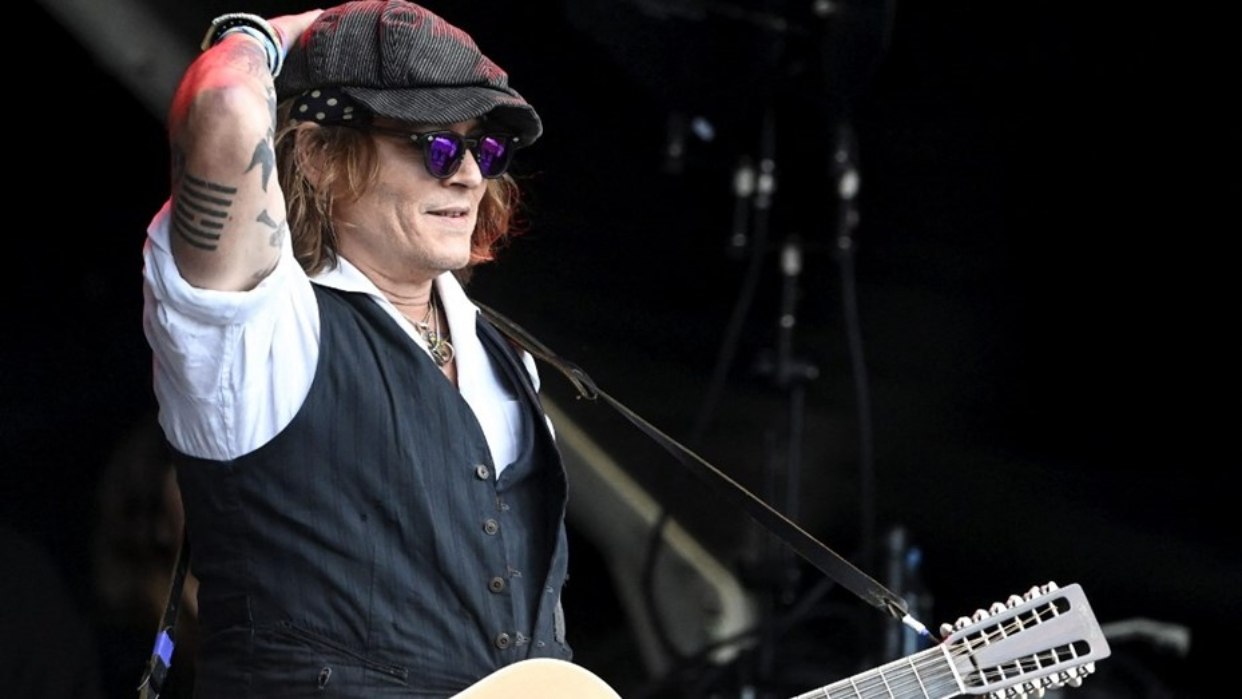Tras su tormentoso juicio, Johnny Depp saca disco y emprende gira