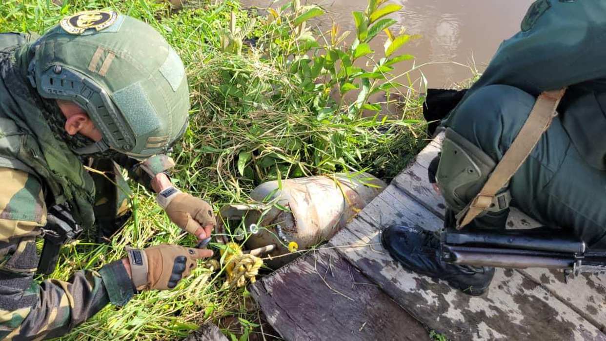FANB desactiva bombona con explosivos Tancol debajo de un puente en Apure