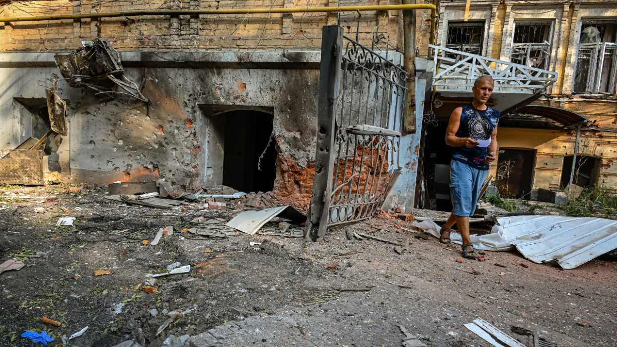 Ucrania intensifica la contraofensiva y urge a evitar un desastre nuclear