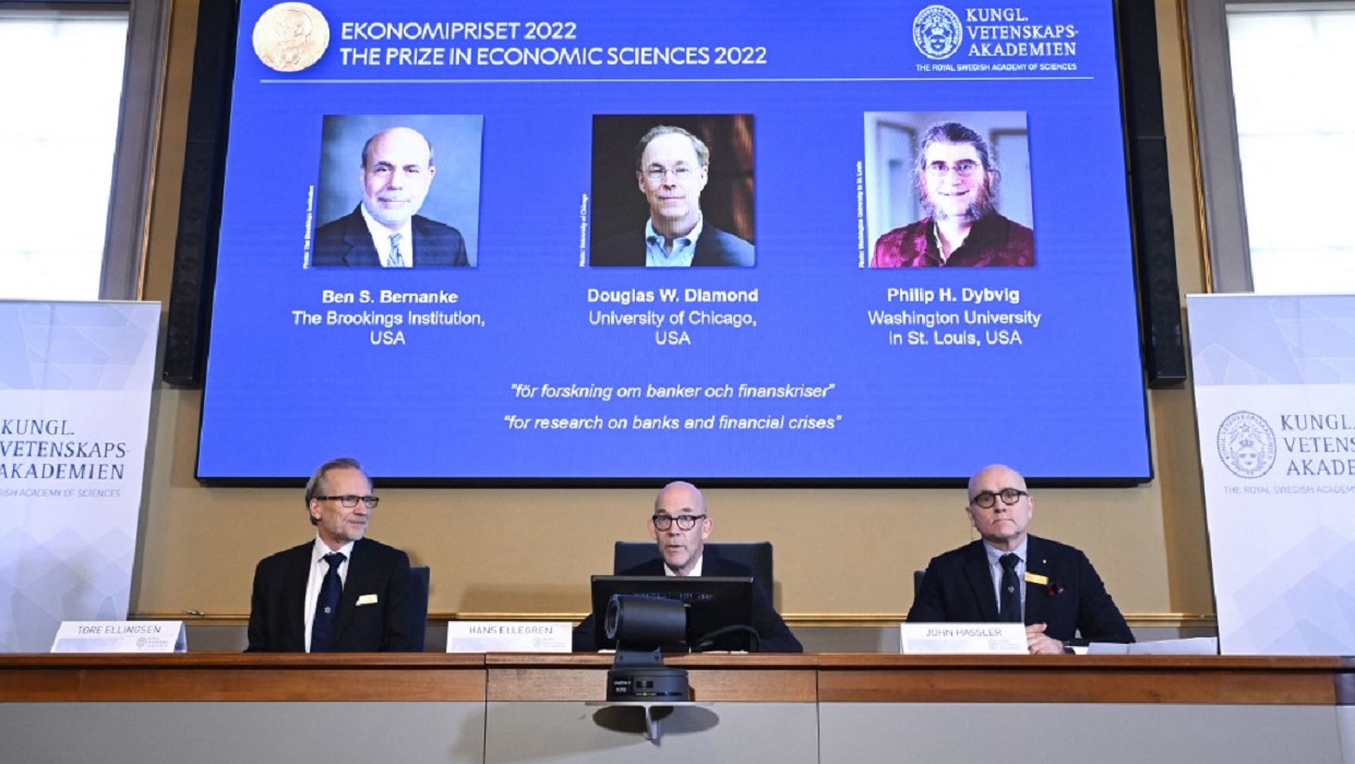 Tres expertos estadounidenses en banca, incluyendo el exjefe de la Fed ...