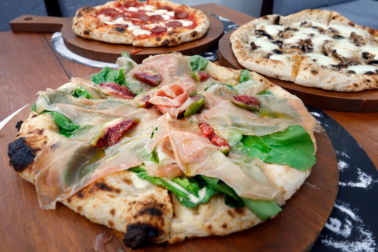 Menú De Pizza De La Famosa Rays En Verona, Nueva Jersey