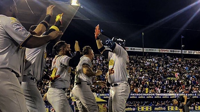LVBP: Leones le cortó la luz al Magallanes y retomó la cima