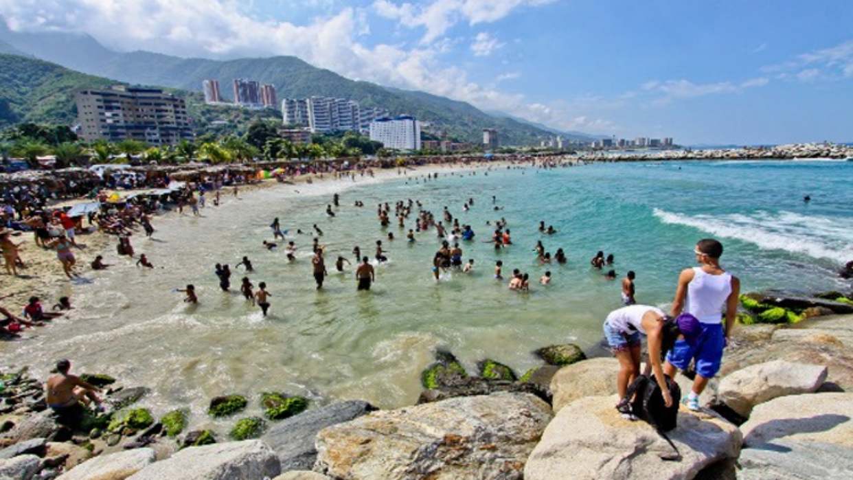 La Guaira cuenta con 64 playas para recibir turistas en temporada ...