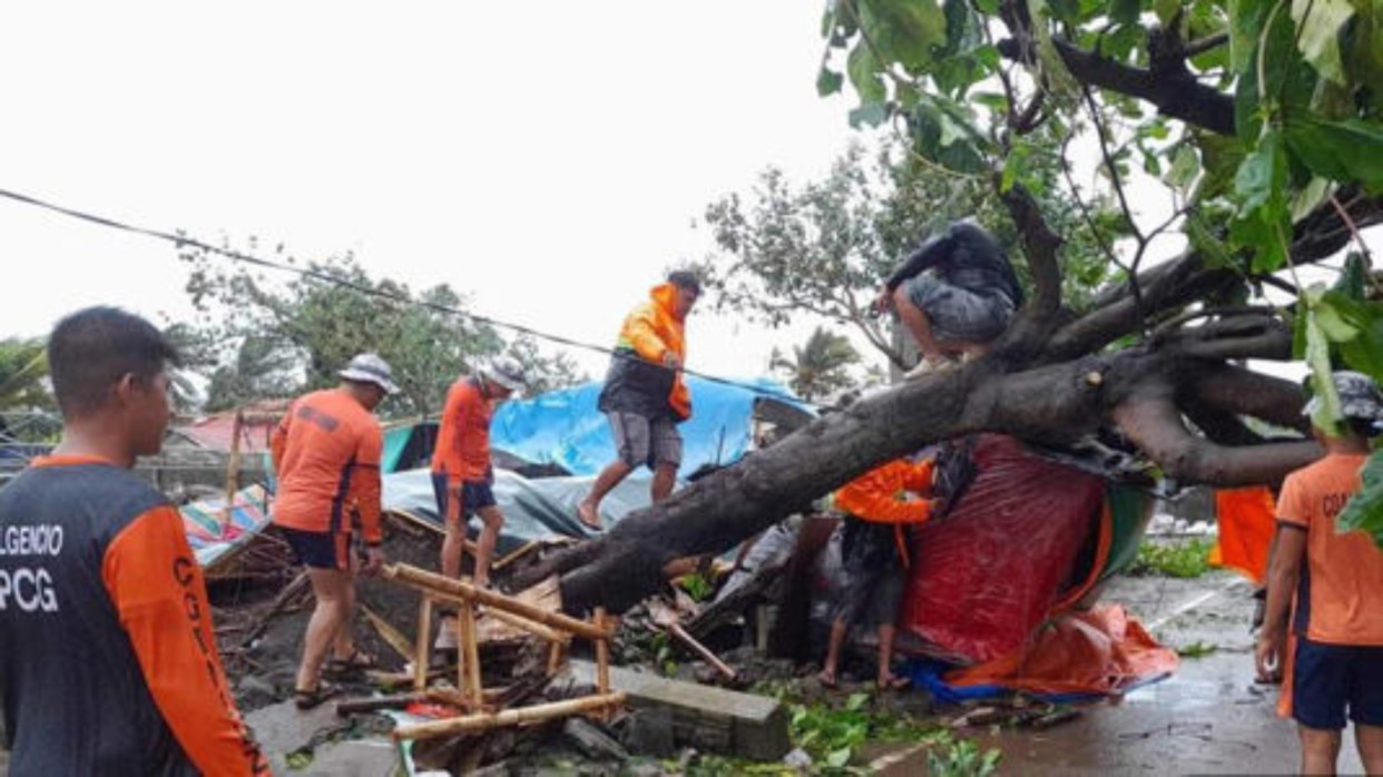 Llegada De Tifón Doksuri A Taiwán Deja Millas De Hogares Sin Luz Y
