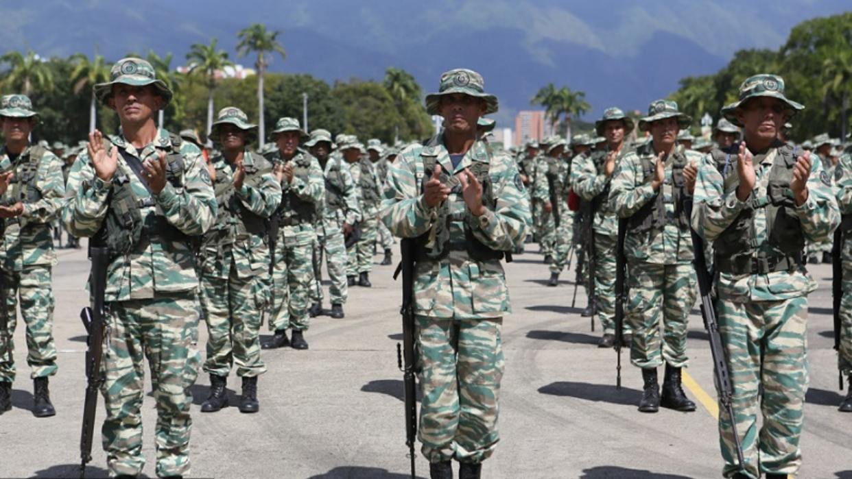 250 milicianos realizan Curso de Operaciones Aerotransportadas