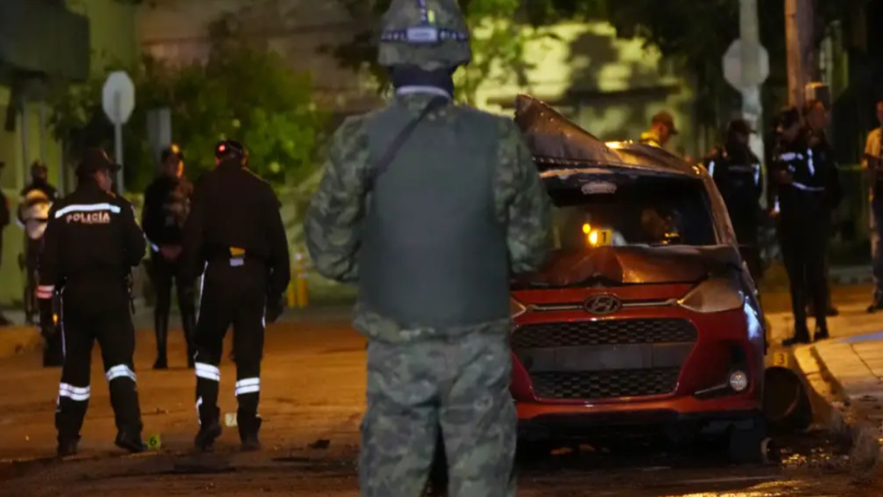 Ecuador: Detenidos seis hombres tras explosión de coche bomba en Quito