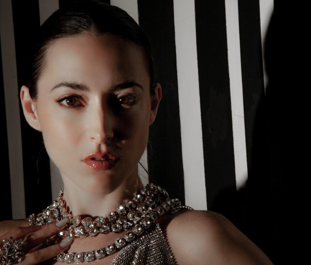 Llegó el nuevo tema de Ella Veela, "La vuelta del paladín"