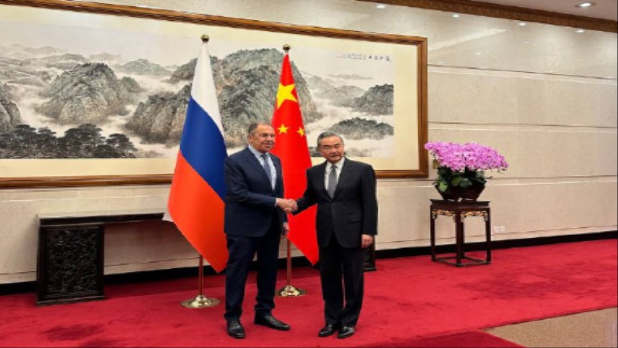 Lavrov se reúne con Wang Yi en Pekín Lavrov se reúne con Wang Yi en Pekín