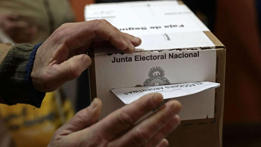 Abren los colegios electorales para las elecciones presidenciales en ...