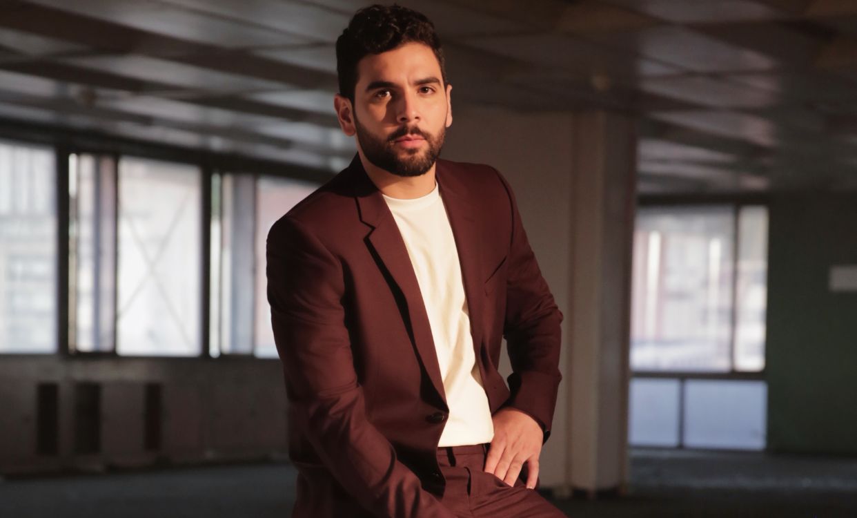 Andrés Julio invita a escuchar su tema “La serenata”