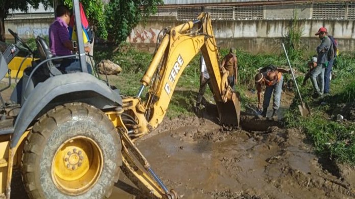 Atienden afectaciones por lluvias en Caucagüita, Guarenas e Higuerote