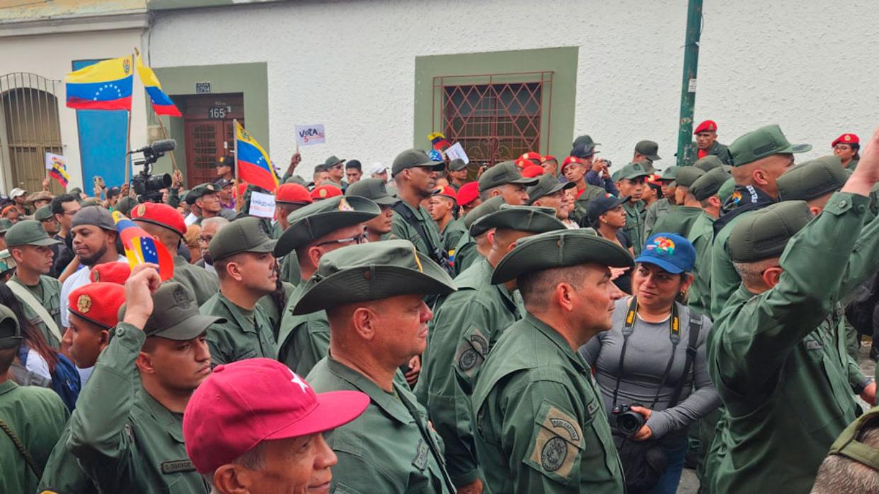 Domingo Hernández Lárez: La FANB está desplegada en el país por la ...