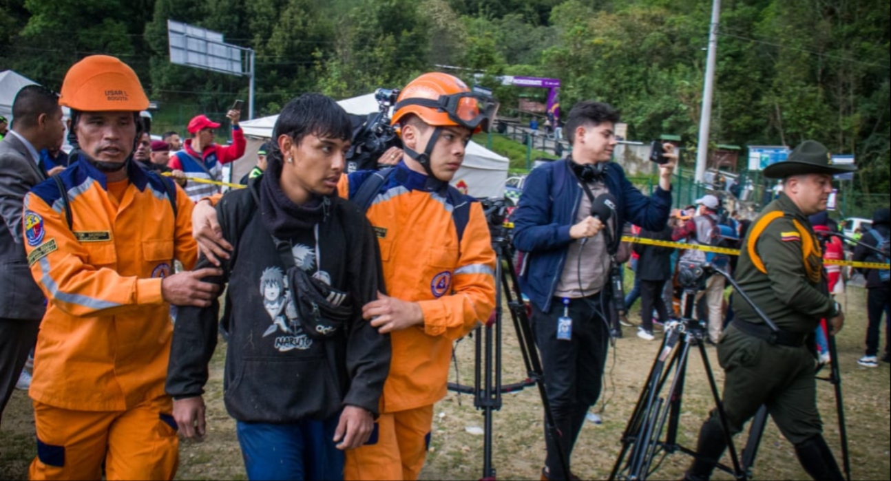 Autoridades de Colombia rescatan a los 10 jóvenes perdidos en cerro ...