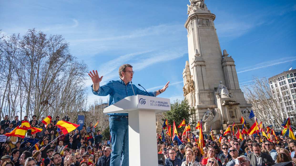 "Vamos a rescatar España": la oposición protesta en Madrid contra el ...