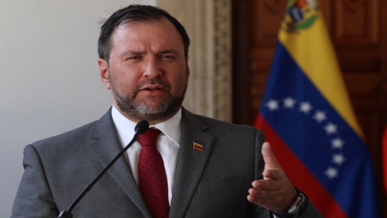 Canciller Gil recomienda a Brian Nichols evitar "hacer un ridículo mundial"