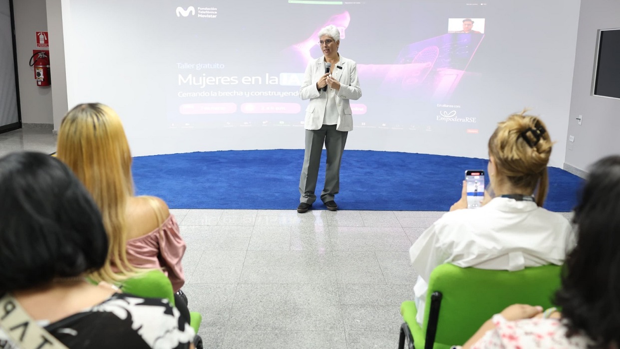 Fundación Telefónica Movistar organizó jornadas de formación para más de 500 mujeres