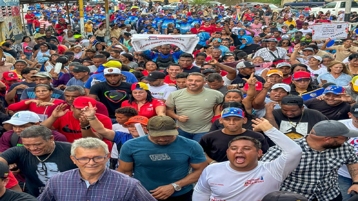 Gran marcha en Guanta para manifestar respaldo a presidente Maduro