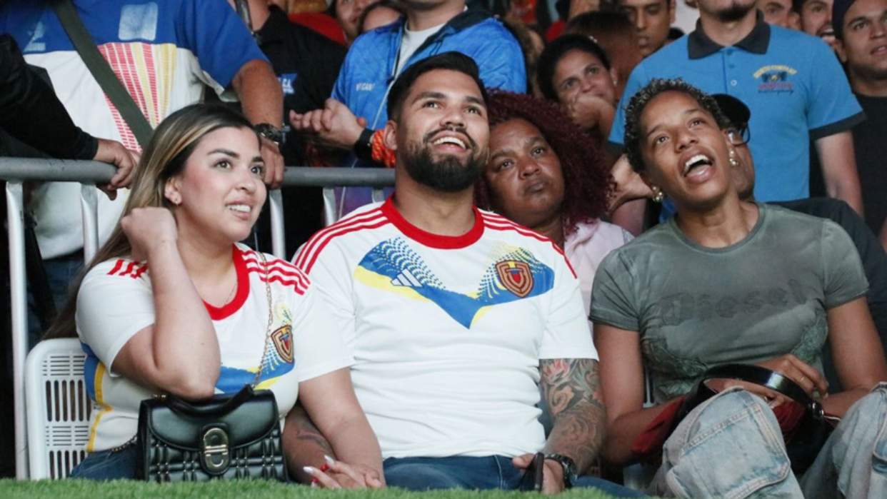 En Fotos: Así disfrutó Yulimar Rojas el emocionante partido de la ...