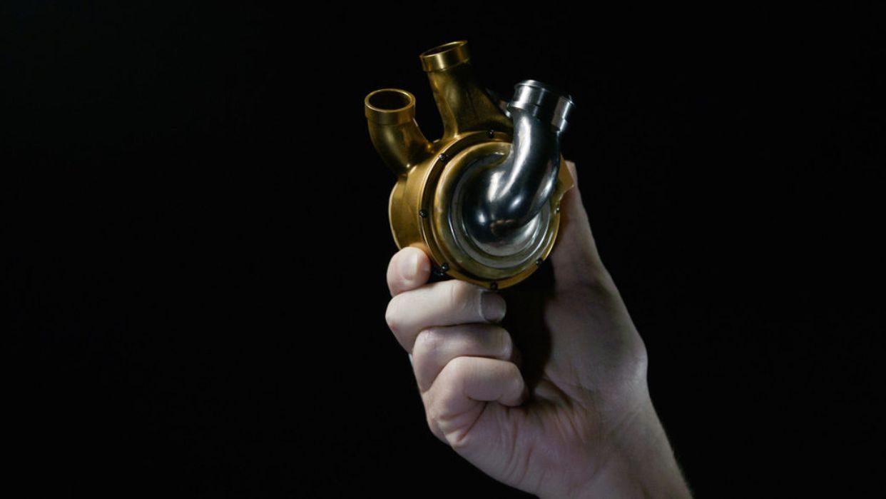 Implantan en un paciente el primer corazón artificial de larga duración ...