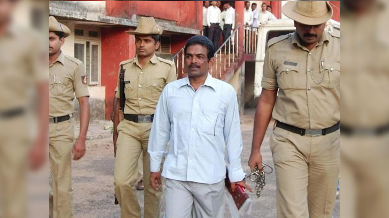 Sombras del Mal: El maestro que sería conocido como "Mohan Cianuro"