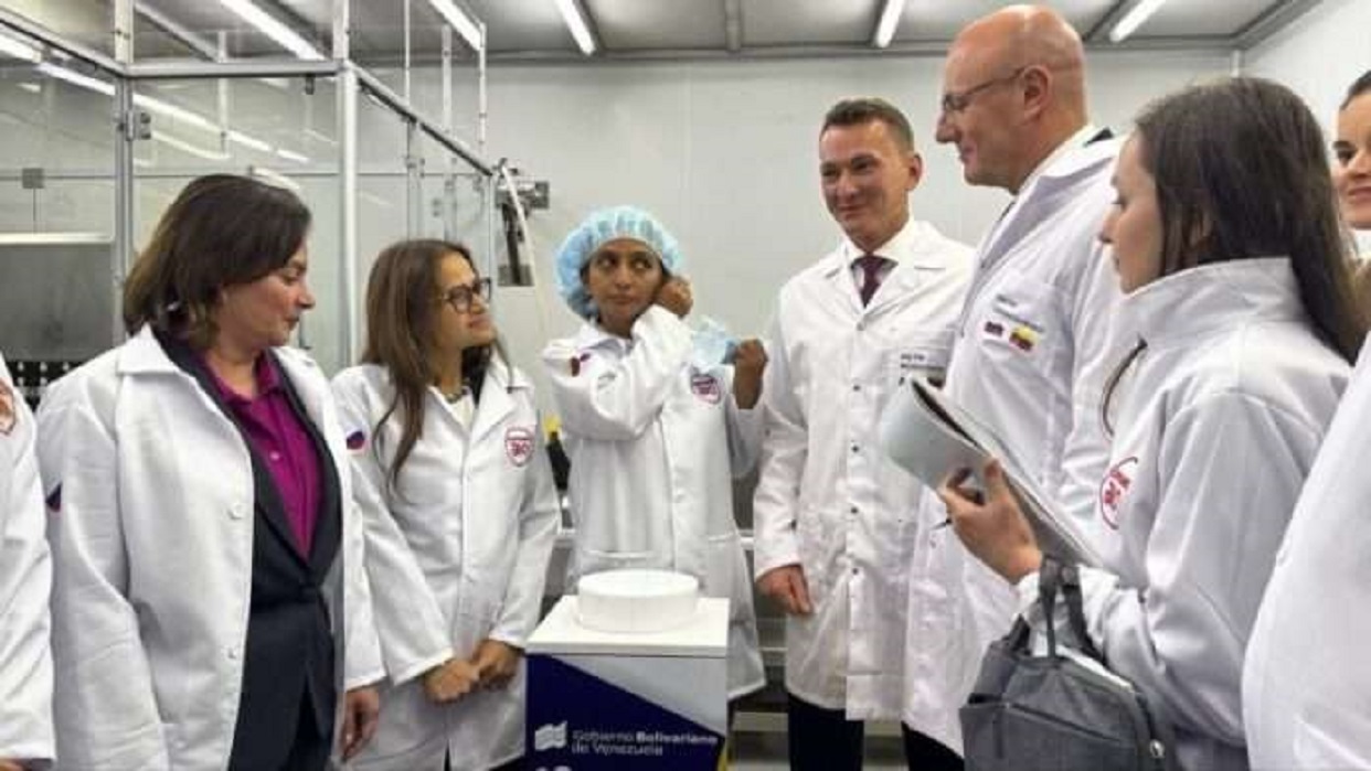 Vice primer ministro ruso Chernyshenko visitó planta de Espromed Bio