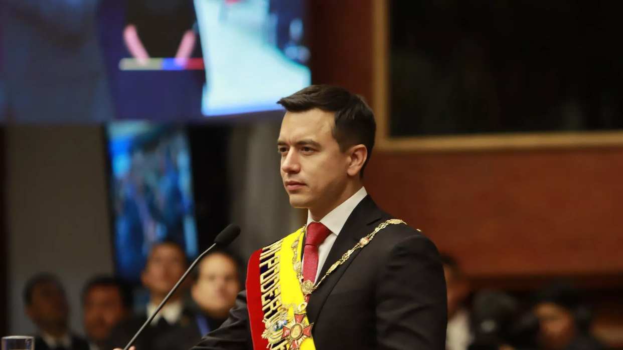 Presidente de Ecuador delega su cargo por cuarta vez en enero para ...