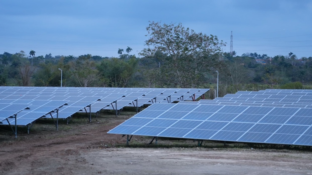 Cuba pone en marcha su primer parque solar fotovoltaico para combatir ...