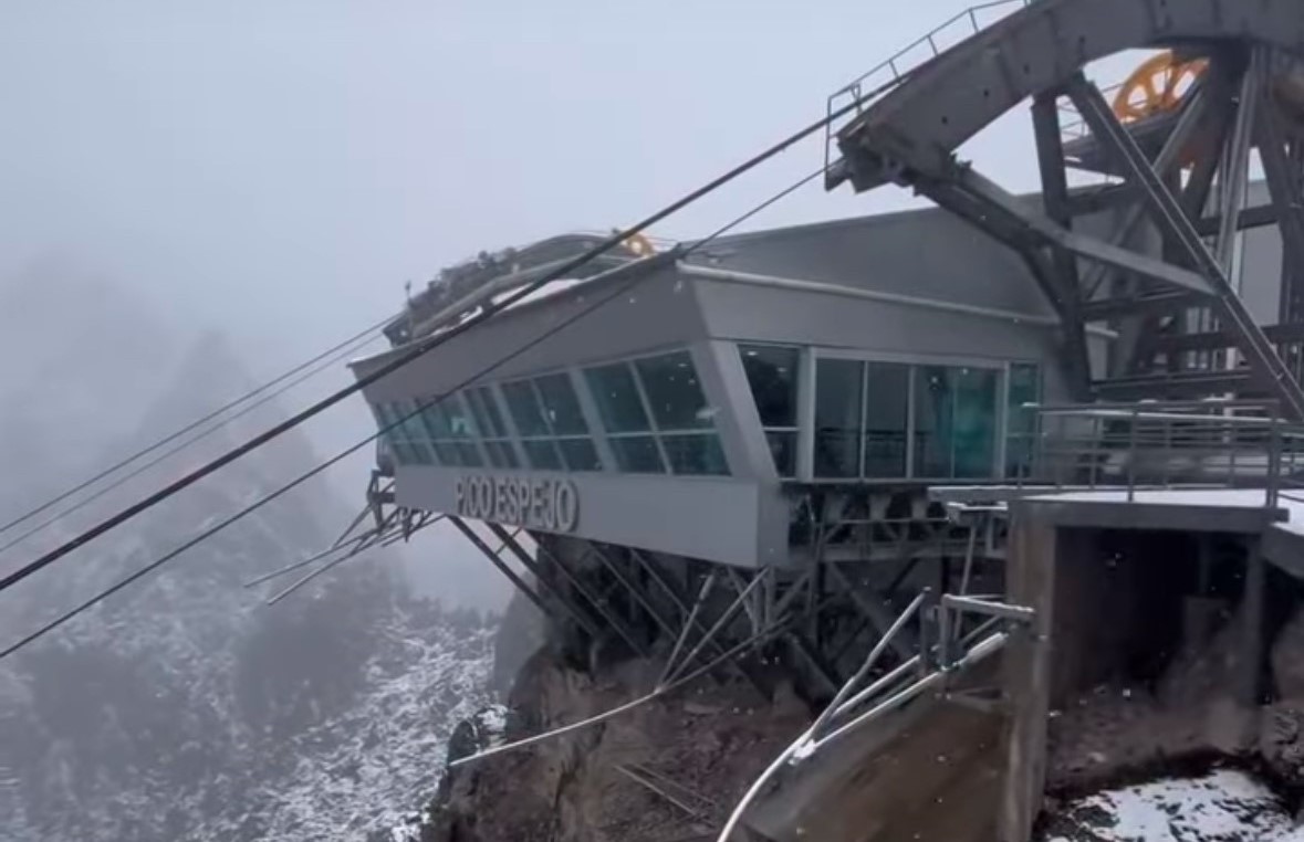 Hermosas nevadas en Mérida llenan de ilusión a los turistas
