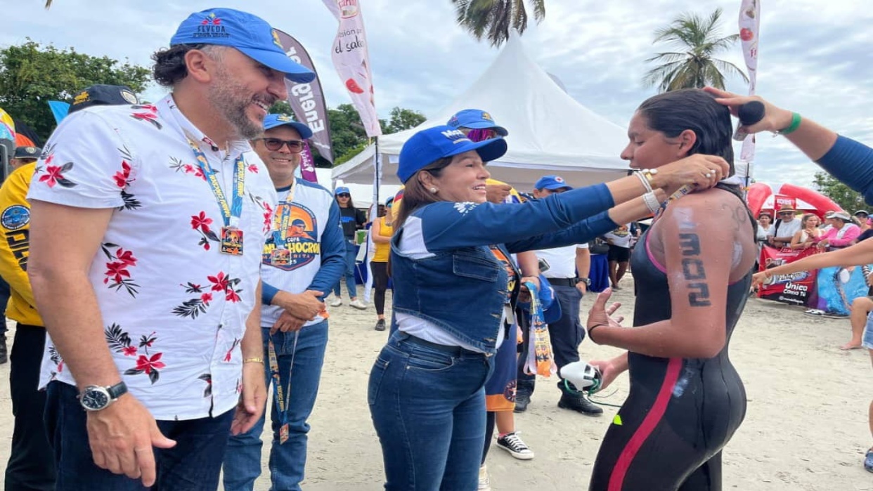 Más de 500 atletas nadaron en Pampatar