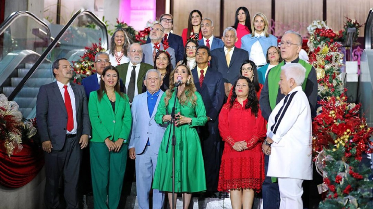 Con tradicional encendido de luces TSJ inicia festividades navideñas