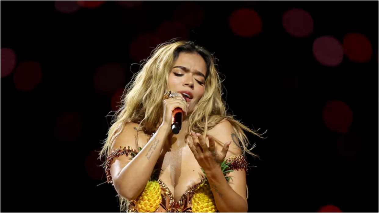 Karol G hace historia al actuar en el Victoria's Secret Show 2025: la Super Bowl de la lencería